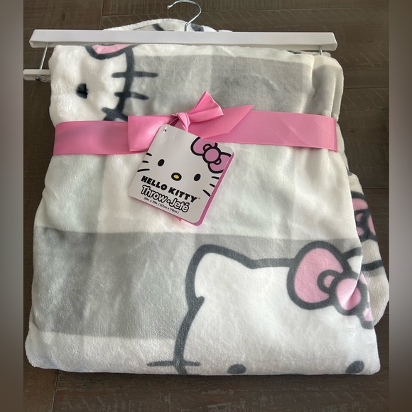 Bedding | Hello Kitty Gray Plaid Blanket Plush Throw Blanket 5x70 ...